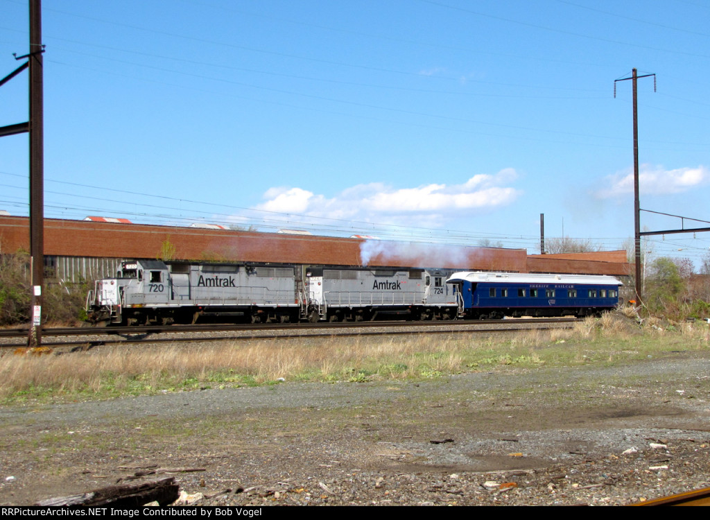 AMTK 720 and 724 with Sheriff Railcar Cripple Creek
